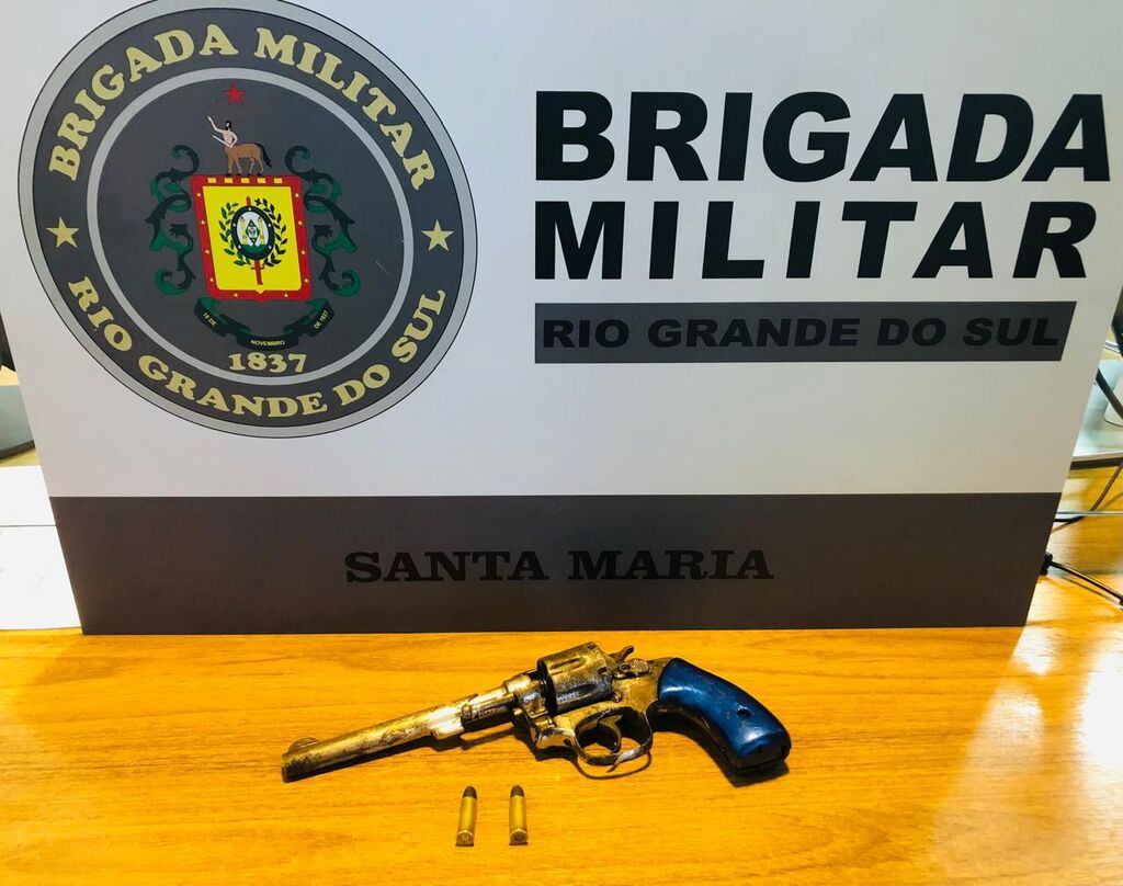 Jovem é Preso E Adolescente Apreendido Por Tráfico De Drogas Em Santa Maria